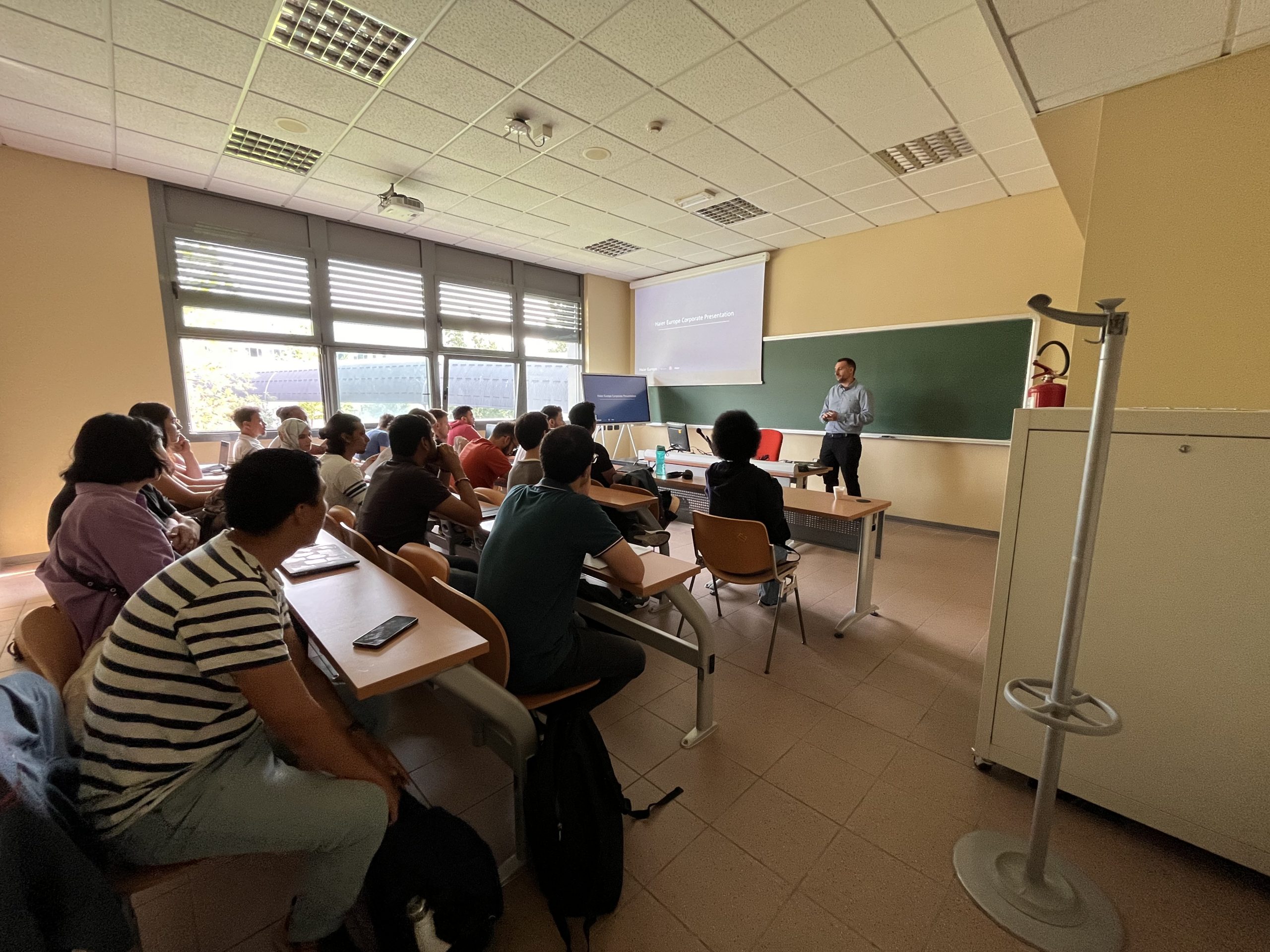 Workshop on Microwave engineering by Haier Europe - EMIMEO Erasmus ...